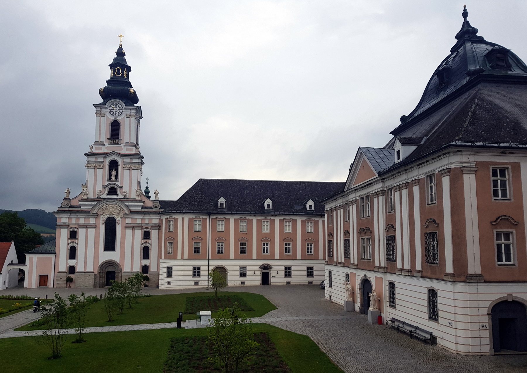 Datei:Stift Wilhering 2019.jpg – LinzWiki